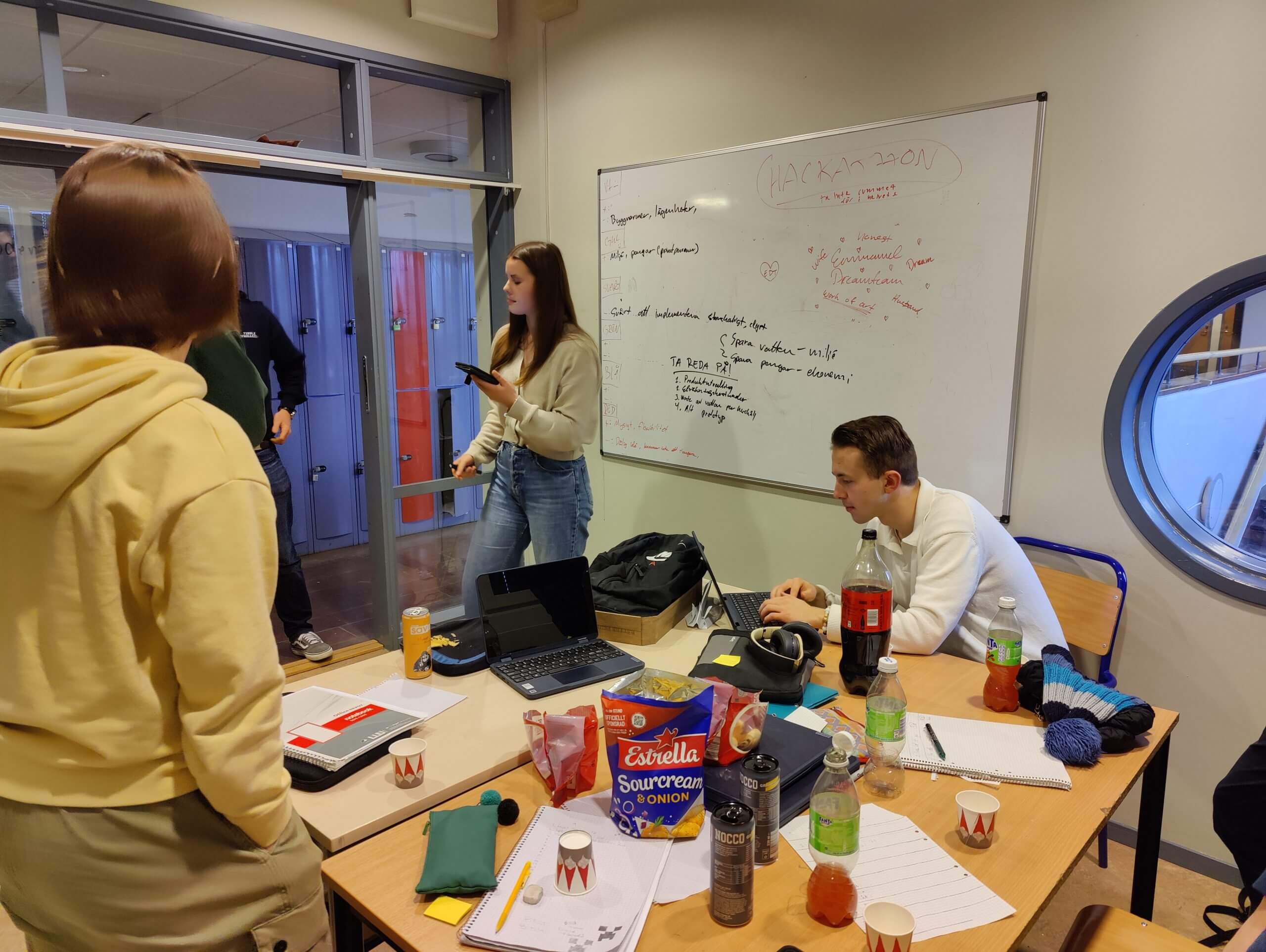 Tävlingen HackYourWorld 2024 | Tibble Gymnasium – Täby